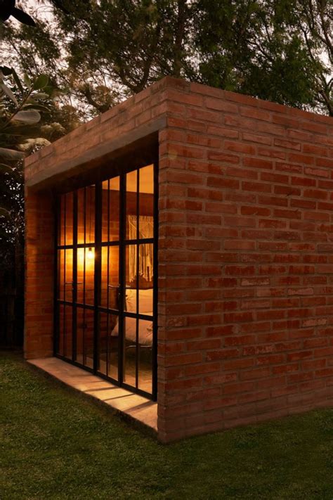 Pjcarchitecture Creates Non Pretentious Tiny House In Ecuador Tiny