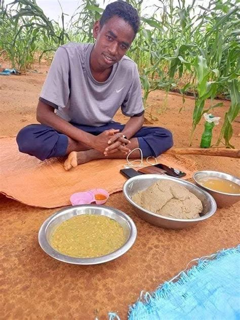 صلاح الدين اقنع كيف صاحبي دا يرجع من نيروبي من ملح كول الي عالم
