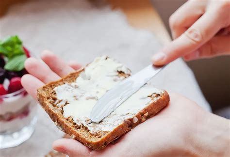 Eating Bread During Pregnancy Health Benefits And Side Effects