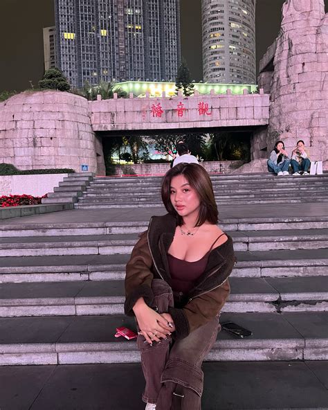 Putri Sahara Putrisaharaa77 • Instagram Photos And Videos
