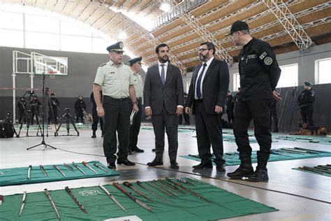 Incautan 222 Celulares 288 De Alcohol Artesanal Y 1044 Armas Blancas