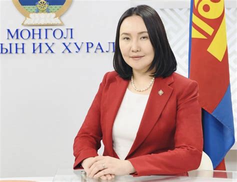 Ч Ундрам 15 жил ханилсан хань маань худал түүх зохиож олон нийтэд цацсаныг үзээд хэлэх үг