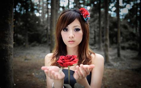Women Nature Forest Asians Roses Mikako Zhang Kaijie 2560x1600 Nature