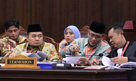 Sidang Sengketa Pilpres Ketua MK Tegur Ketua KPU Karena Diduga Tidur
