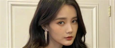 胡歌辞演县委大院李一桐魏大勋恋爱林更新与凤行被换角鞠婧祎吹演技虞书欣糊了 王家卫 资源 鞠婧祎