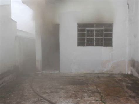 G1 Incêndio Atinge Casa E Fumaça Assusta Vizinhos No Paulistano Em