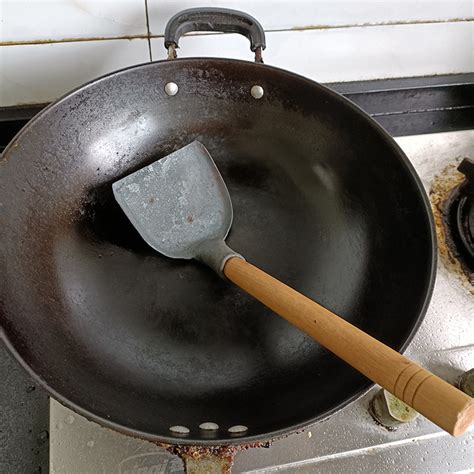 纯手工锻打铁锅铲农村老式木把不锈钢锅铲木柄小号炒菜铲补铁耐用 阿里巴巴
