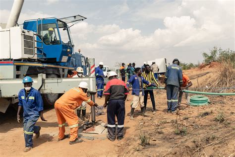 Eleven Miners Trapped After Collapse Of Zimbabwe Mine