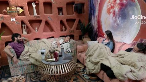 Karan Se Mil Kar Chahat Ne Todi Razat Se Dosti Razat Ko Chodha Chahat Ne Aakele BB 18 Live