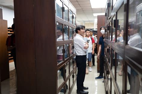 พระพุทธปฏิมาในพระบรมมหาราชวัง พระพุทธรูปประจำพระชนมวาร สมเด็จพระศรีพัชรินทราบรมราชินีนาถ สร้าง