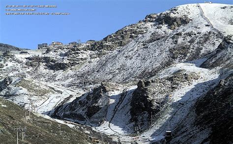 Cae Una Fuerte Tormenta De Granizo En Sierra Nevada