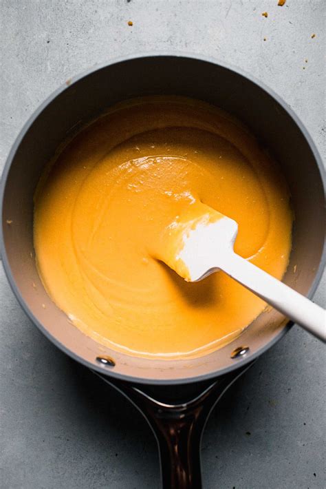 Easy Pretzel Cheese Dip