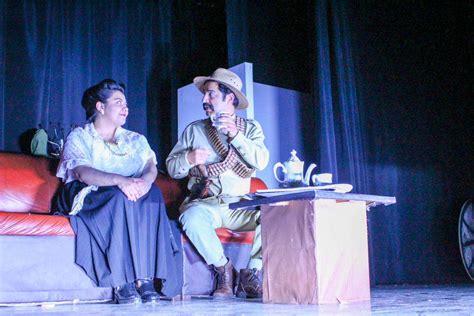 Ovacionan Parralenses La Obra Entre Pancho Villa Y Una Mujer Desnuda