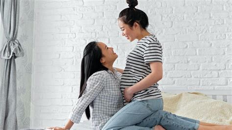 Top 10 Pregnancy Sex Positions From Real Moms To Be Peanut