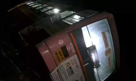 கால்வாயில் கவிழ்ந்த அரசு பேருந்து 3 பேர் படுகாயம்