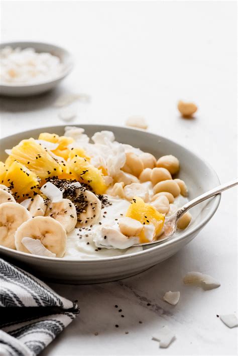 4 Greek Yogurt Bowls That Keep You Feeling Full Garnish Glaze