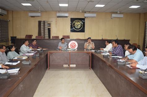 जिलाधिकारी की अध्यक्षता में उ0प्र0 ग्लोबल इन्वेस्टर्स समिट 2023 के