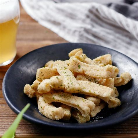 レンジでサクサク！油揚げチップス Macaroni