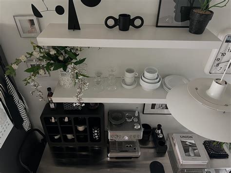 쩡이 🩶 집꾸미기 🏠 홈카페 ☕️ 🏻 오늘은 우리집 두번째 홈카페존 보며 힐링하기 6개월 넘었는데도 일은 아직도 모르겠고