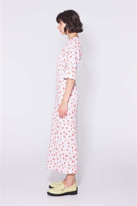 El Vestido De Tendencia Es Más Asequible En Bimba Y Lola Que En Zara