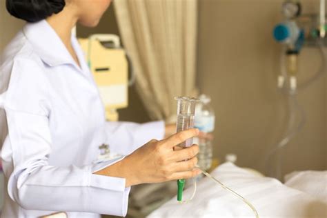Alimentación por sonda nasogástrica en 6 pasos Tua Saúde