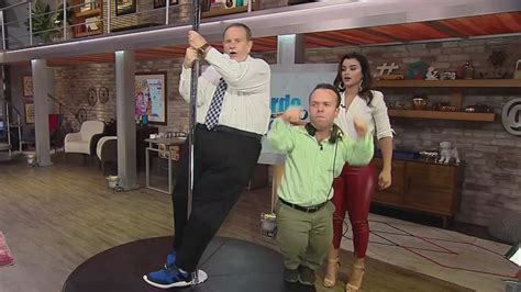 El Gordo Baila En El Tubo Como Nunca Antes Se Le Había Visto Y Carlitos