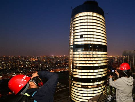 寻找城市之光探秘中建八局夜空之眼最美建筑 中国摄影家协会网