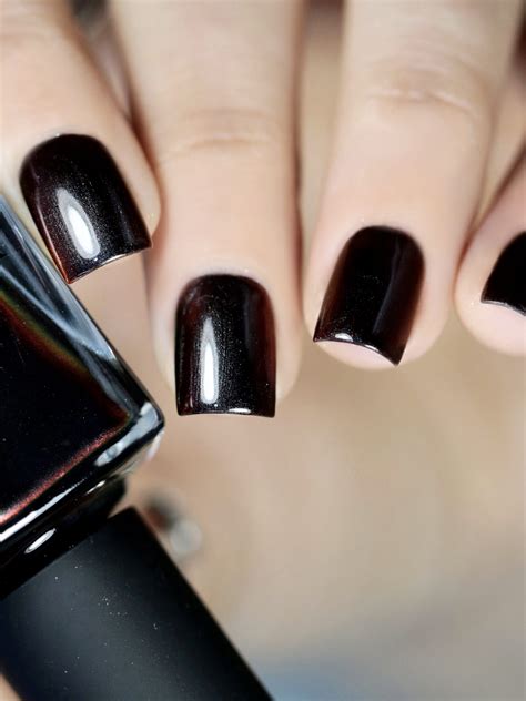 Eclipse Black To Red Ultra Chrome Nail Polish By Ilnp