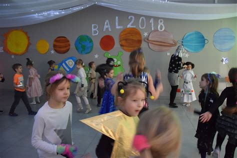 Bal karnawałowy kosmiczne marzenia Prywatna Szkoła Podstawowa nr 72