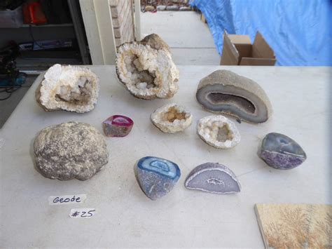Lot 25 Geodes Including One Unbroken Geode Norcal Online Estate