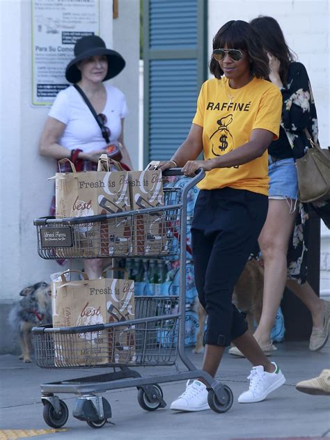 Kelly Rowland Out Shoppin At Bristol Farms In Los Angeles 04202017