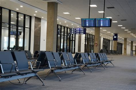 Jak wygląda odprawa na lotnisku FOXPRESS