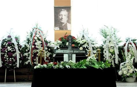 Никола Анастасов бягал от болница за да си изиграе ролята в театъра