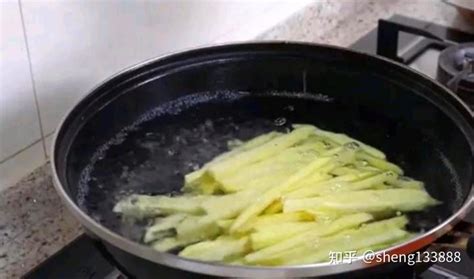 炸薯条时千万不要直接炸，多做这2步，炸出来的薯条酥脆可口！ 知乎
