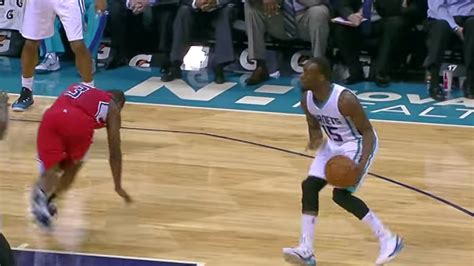 The NBA S Best Crossovers Of Last Season Show Paul Dellavedova Falling Down A Lot SBNation