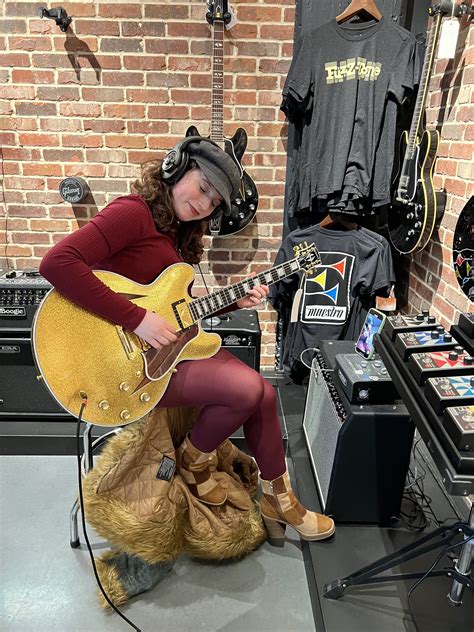 25 Songwriting Prompts And Tips To Spark Your Creative Process — New Roots