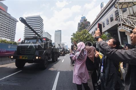 Parade Alutsista Hut Ke 78 Tni Antara Foto
