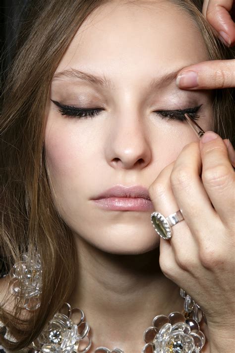 Cat Eye Makeup Step By Step