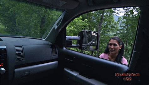 Jade Ist Das Perfekte Mädchen Das Man Am Straßenrand Findet Heiß Allein Und Dumm Porno