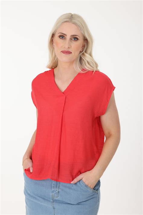 Soft Cross Hatch Top In Coral Caroline Eve