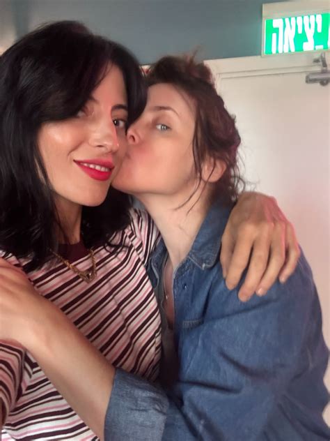 Efrat Gosh אפרת גוש אלון עדר הזמין אותי להשתתף באופרת הרוק שכתב עם שני עדר רובי גע בעולם