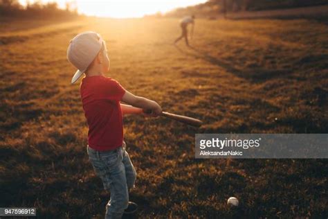 Baseball Grass Glove Photos And Premium High Res Pictures Getty Images