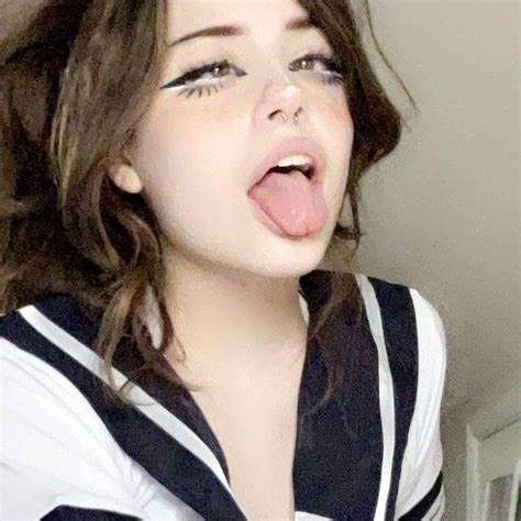 Hannahowo In K Parody On Twitter I Licked It So Its Mine Https T Co W J Hwin A