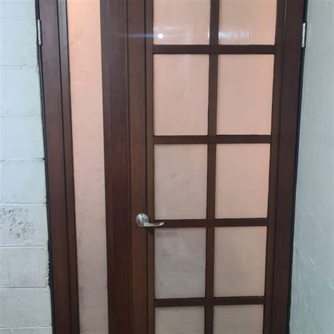 ALUMINGLAS Puertas De Aluminio Y Cristal Templado