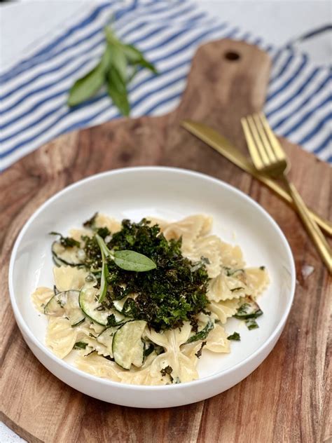 Leo S Leven Etentje Met Vriendinnen Uitslapen Tot Forever En Badderen In De Zon Gewoon