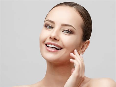 Beauty Tips ऑयली स्किन से हैं परेशान तो समर सीजन में इन टिप्स के साथ रखें अपनी स्किन का खास ख्याल
