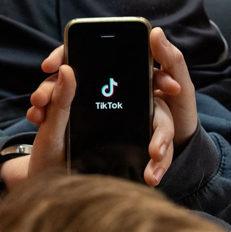 Why A Tiktok Ban Wouldnt Make Social Media Safer Vox