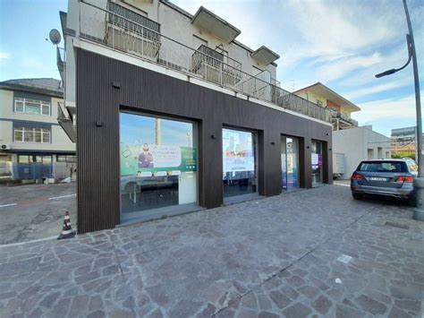 Locale Commerciale Corso Umberto I 664 Montesilvano Rif 108066179