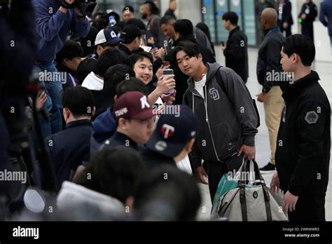 San Diego Padres Player Woo Suk Go Right Interacts With Fans As He