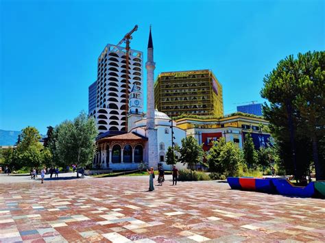 Foto Sheshi Skënderbej Tirana Tiranë Albania